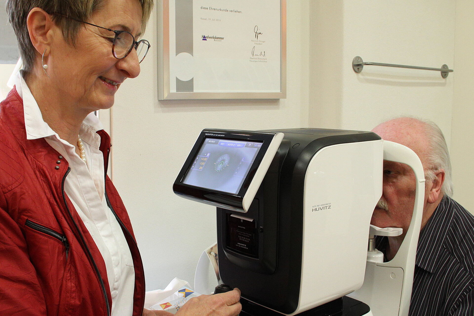 Augenoptikermeisterin Beate Bauer | Kassel | Augenprüfung